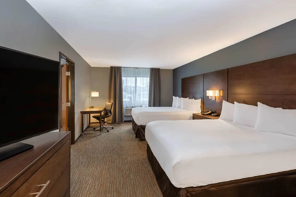 Wingate by Wyndham Wisconsin Dells Rooms and Suites